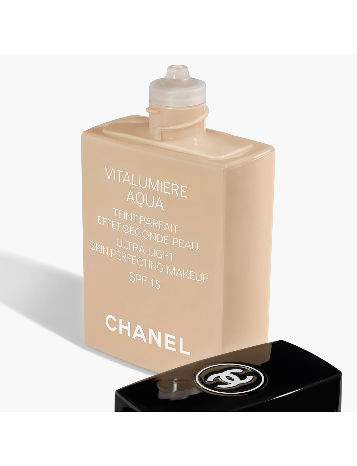 CHANEL VITALUMIÈRE AQUA Ultra-Light Skin Perfecting Makeup SPF15 ...