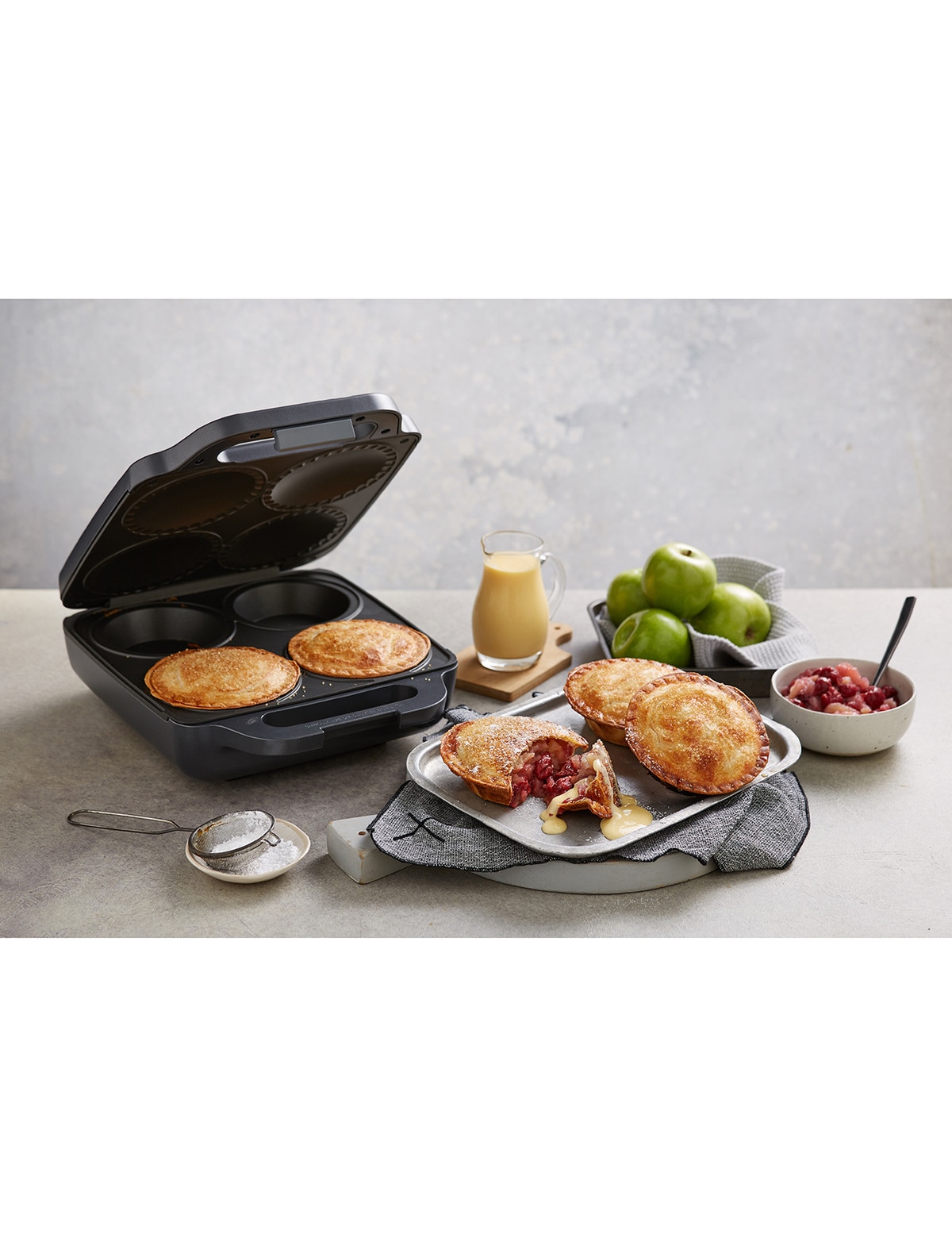 Sunbeam Pie Magic 4 Up Pie Maker, PM4800 - Cooking