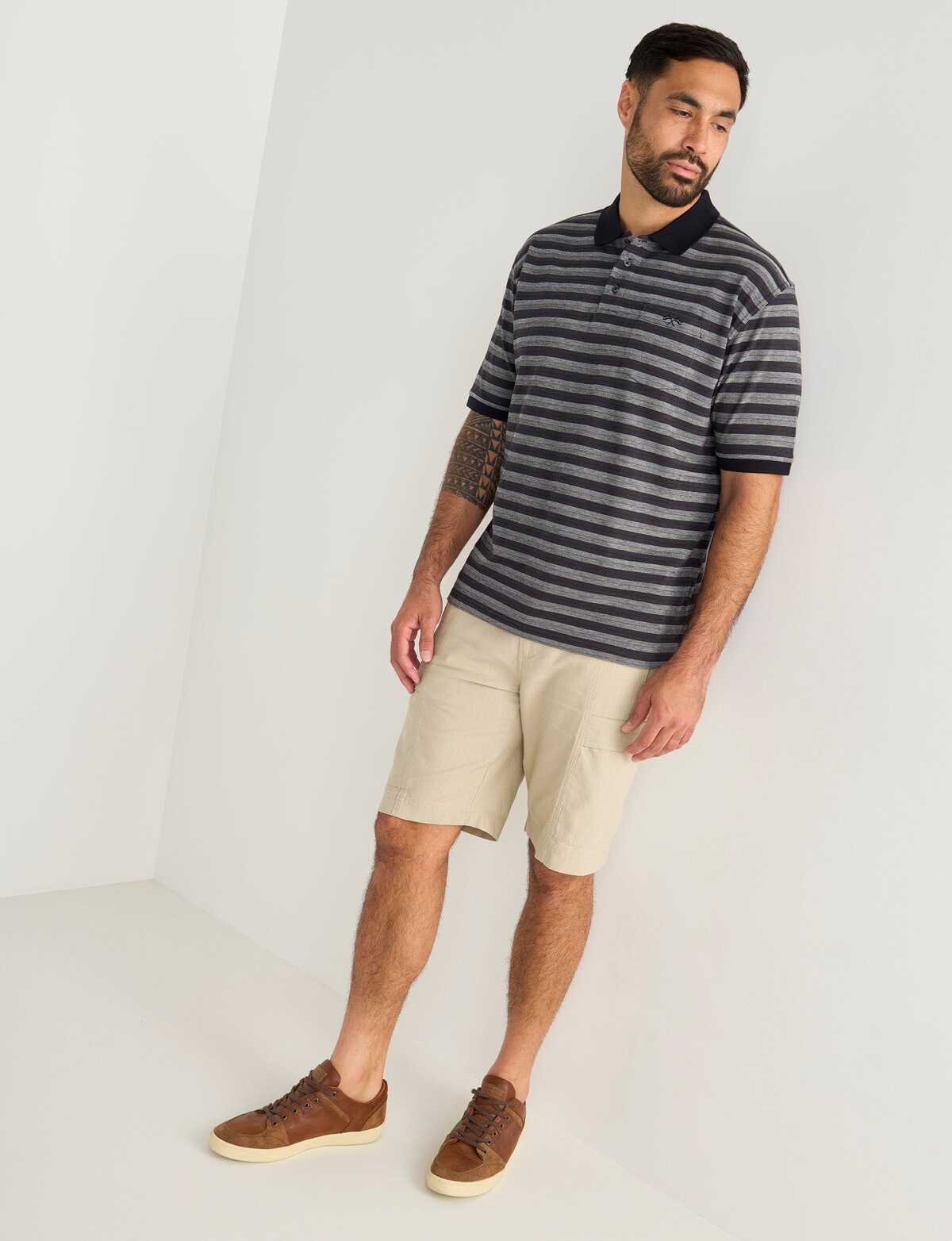 Logan Hawk Short Sleeve Polo Shirt, Black - Mens Red Dot