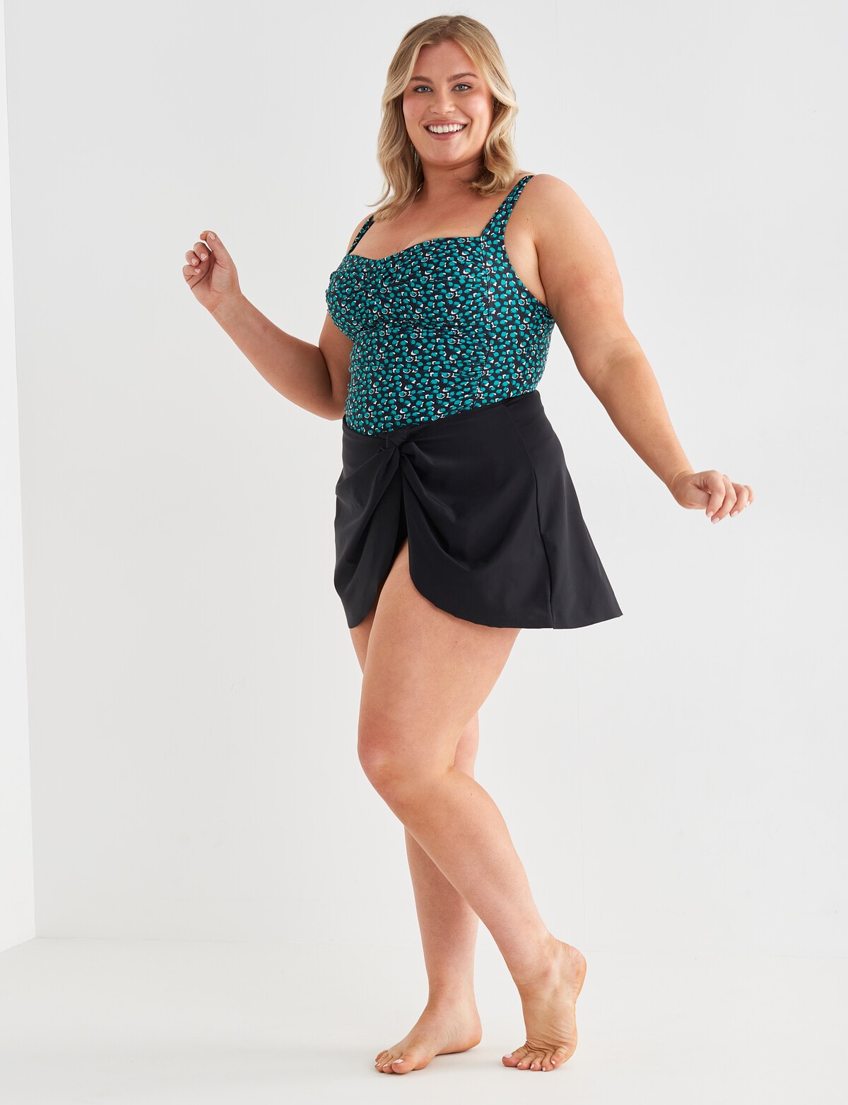 Zest Resort Curve Swim Sarong, Black - Womens Red Dot