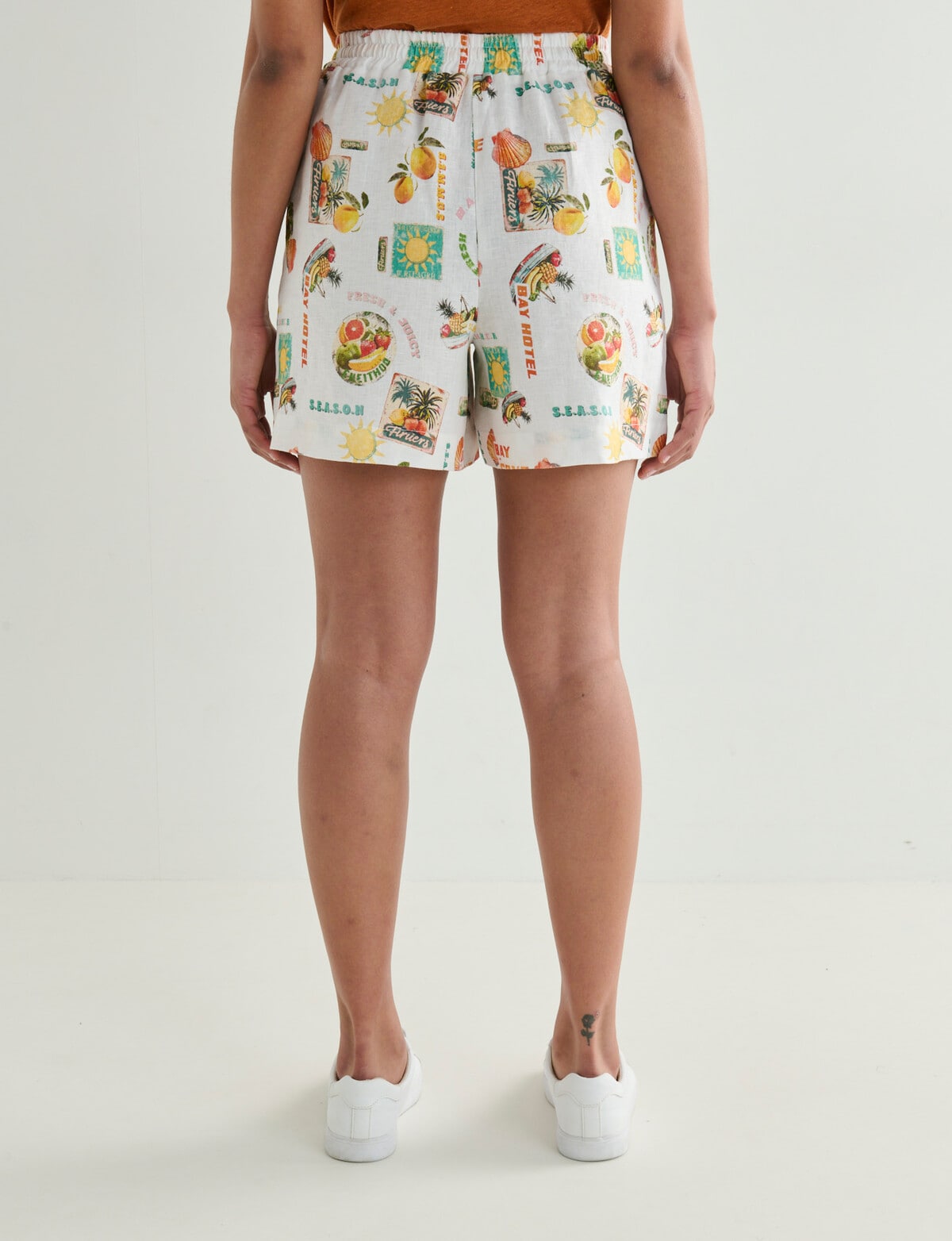 Zest Positano Print Linen Short, White - Shorts
