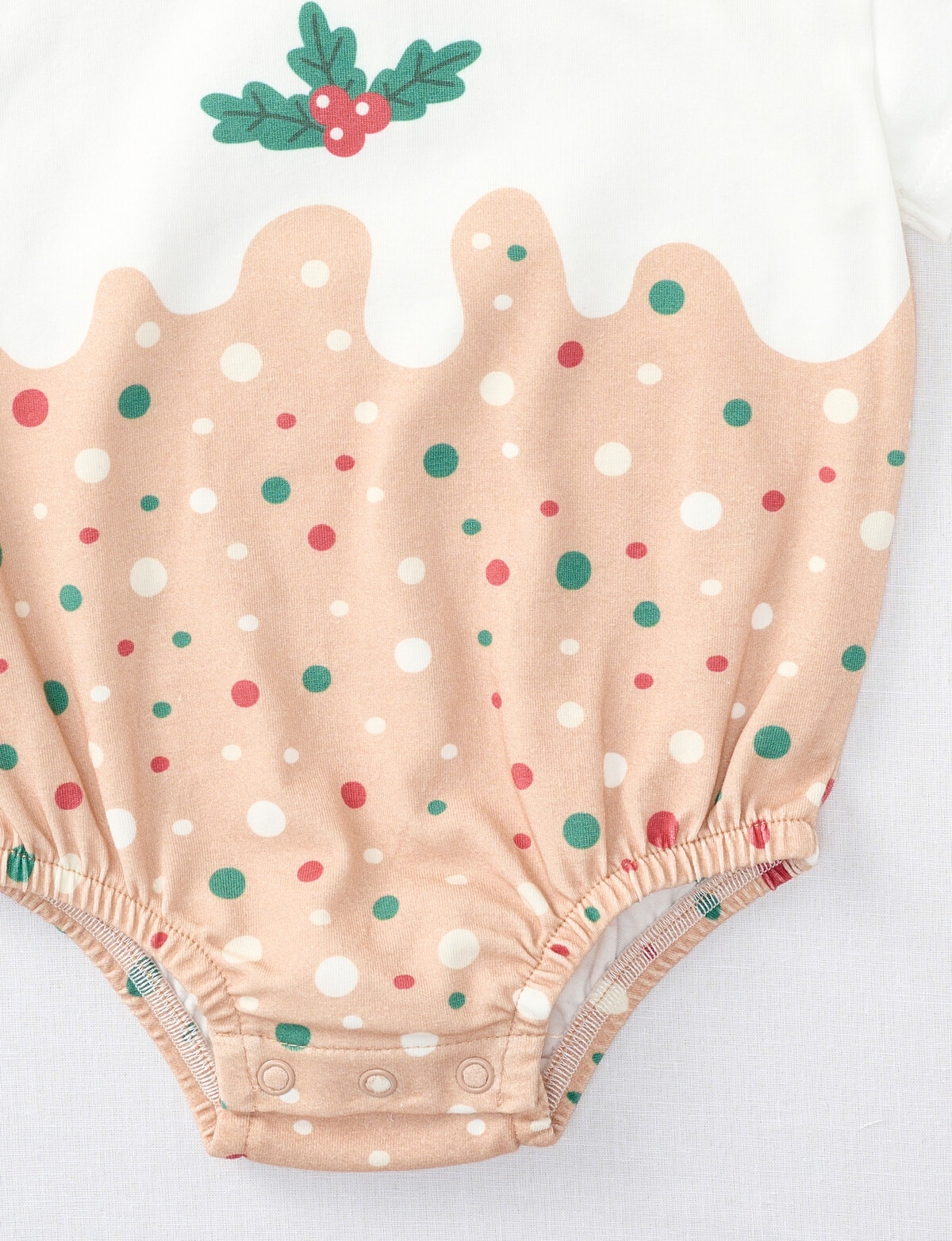 Teeny Weeny Santa Novelty Fruit Cake Set, 2-Piece, White - Childrens ...